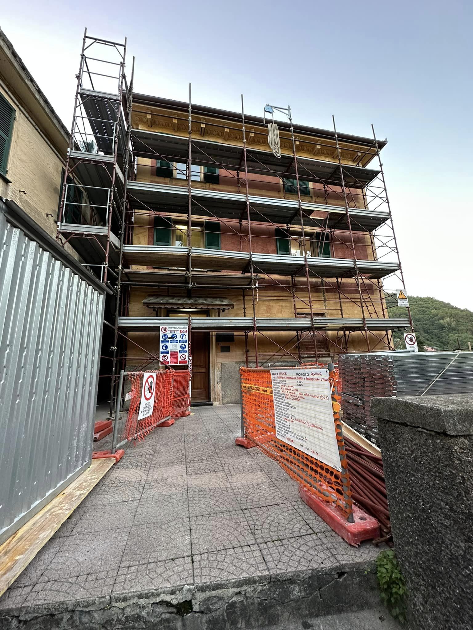 Iniziati i lavori al palazzo comunale di Neirone