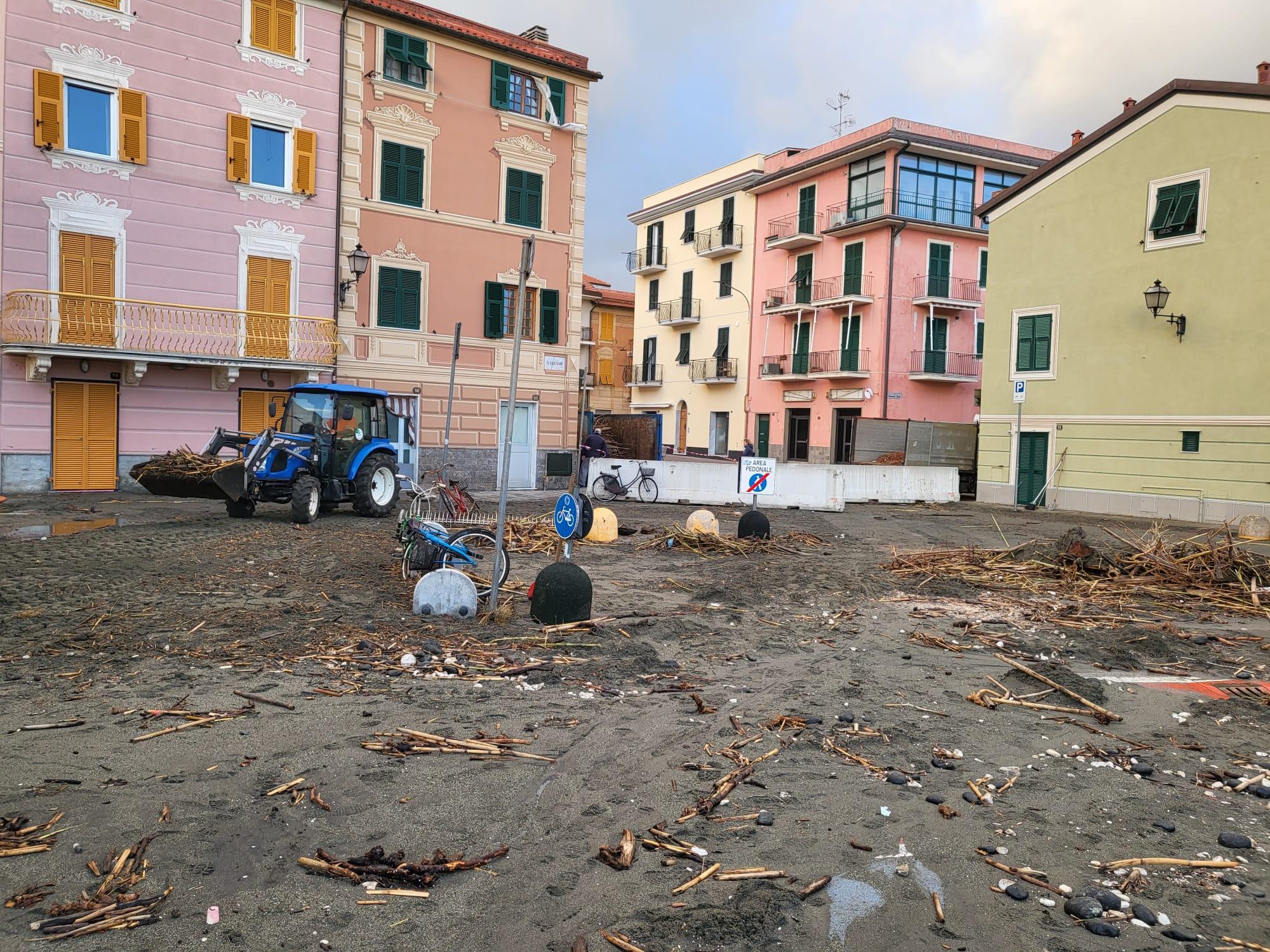 Mareggiata, transitabili l'Aurelia e San Michele. Resta chiusa la ...