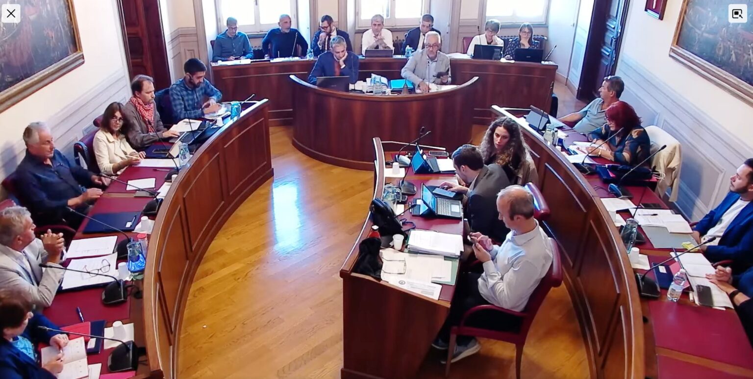 La chiusura di due plessi scolastici approda in consiglio comunale, la ...