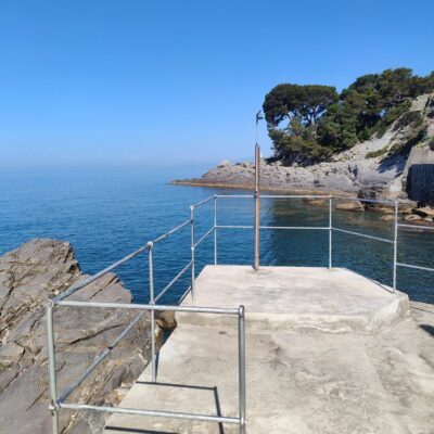 Recco: la scogliera dei Genovesi, uno dei luoghi simbolo dell’estate, è ...